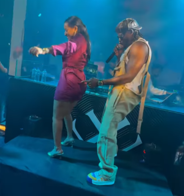 Shika nywele kabisaa! Nadia Mukami teases Arrow Bwoy over dance with fan in Ethiopia | Pulselive ...