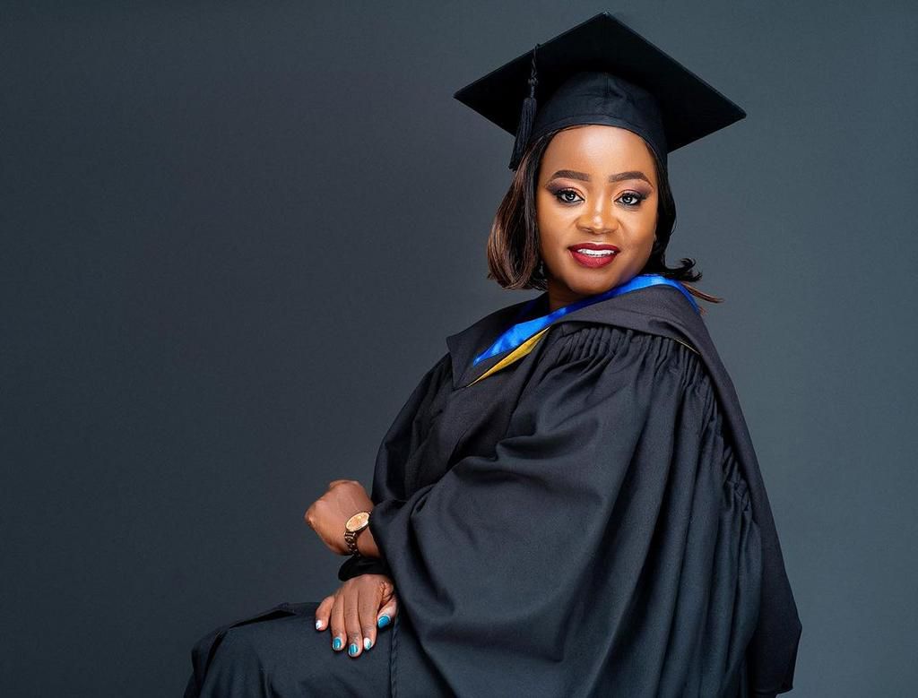 MPs shower TV47 presenter Lizah Mutuku with cash at graduation after ...