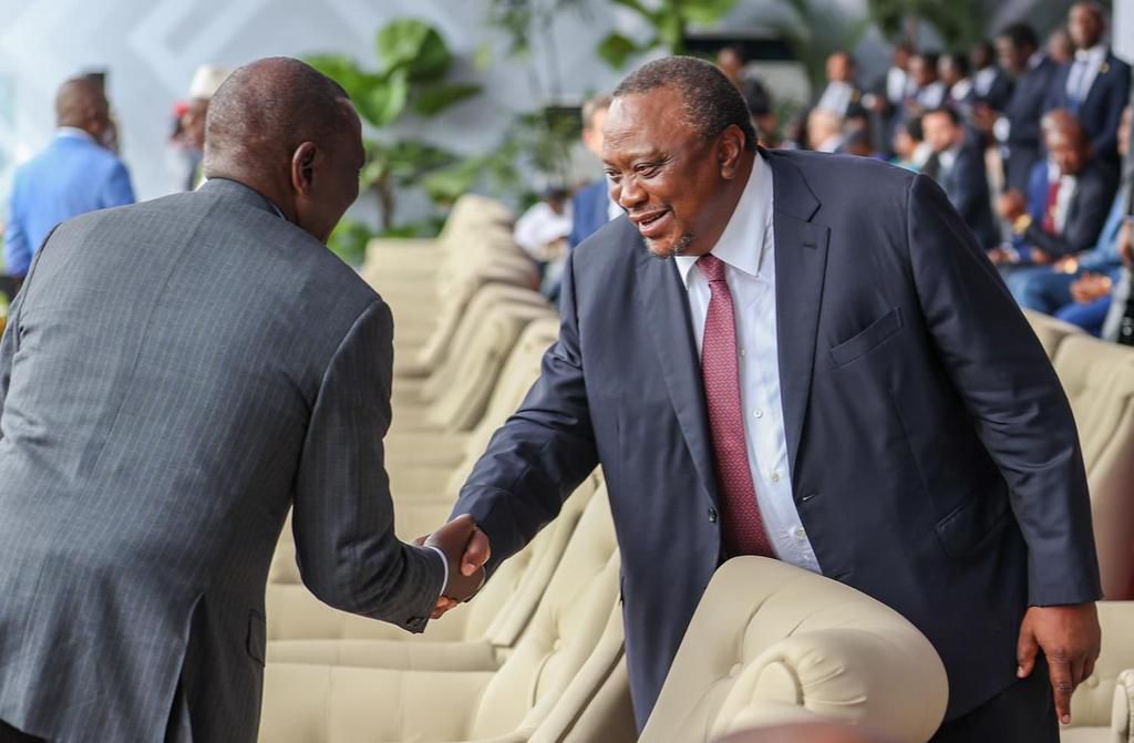 Uhuru’s first public handshake with Ruto lights up social media | Pulselive Kenya