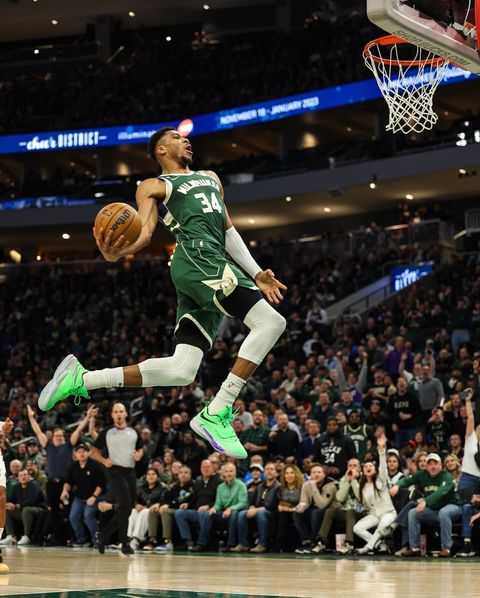 Giannis Antetokounmpo sets 55-point career high in Bucks win, Chikezie Okpala bags DPOG chain ...